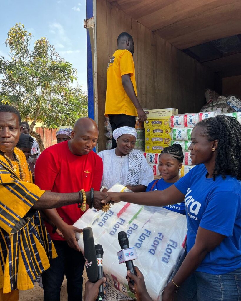 Flora Tissues, Top Choco support flood victims at Battor and Mepe - Mx24 TV